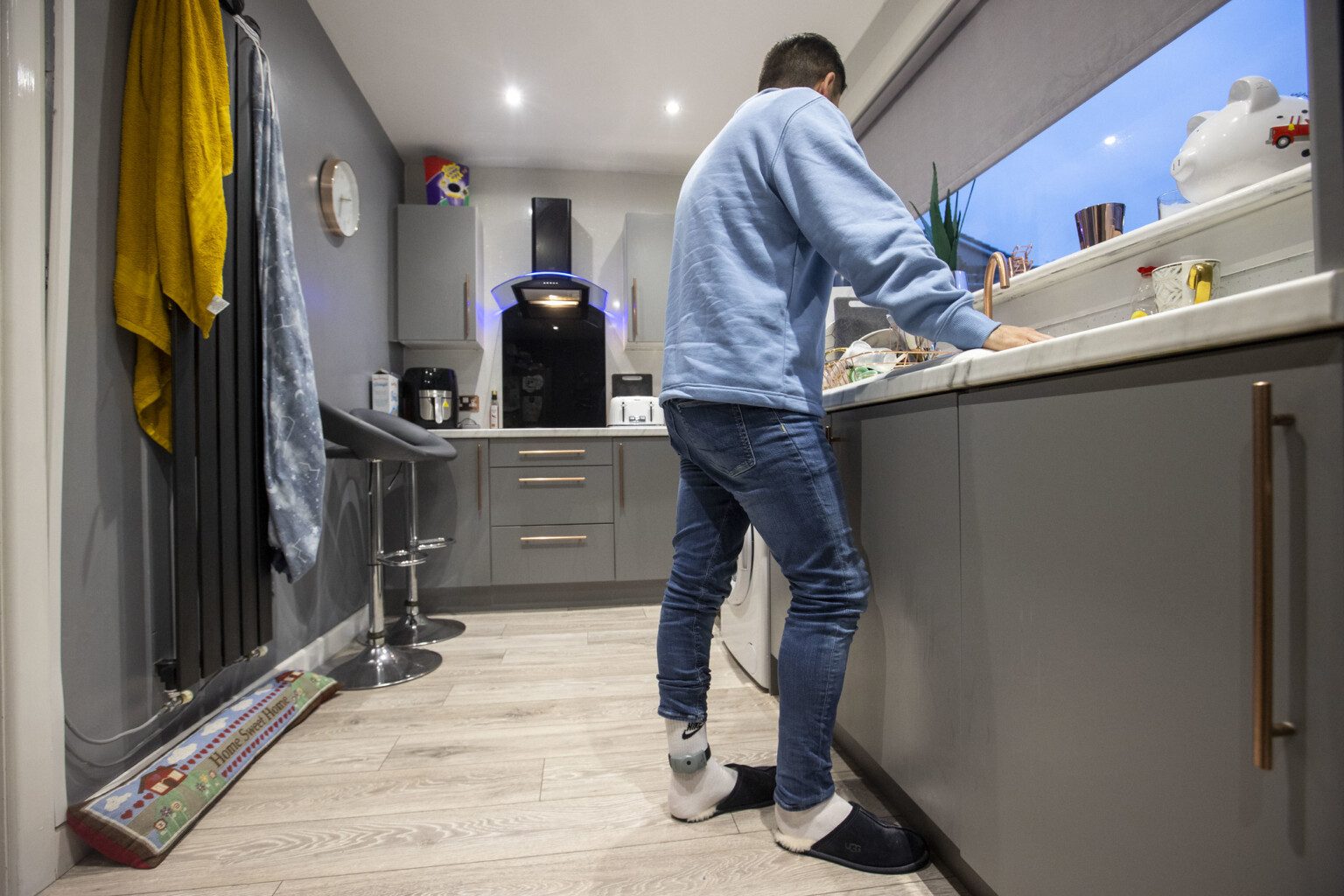 What it's like to wear an electronic tag - Community Justice Scotland